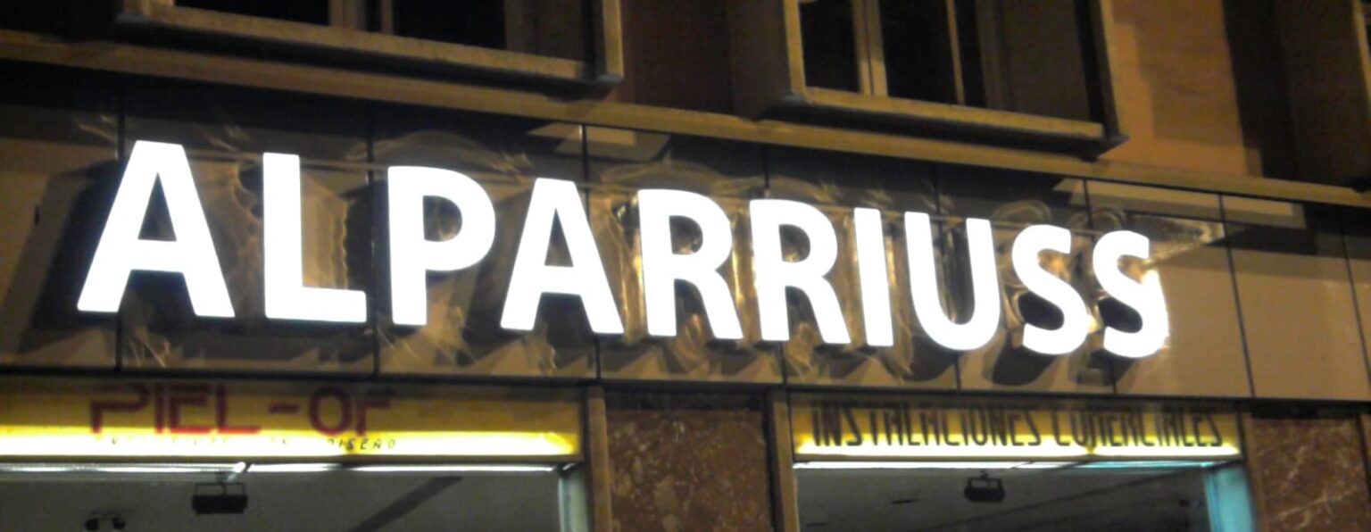 Cómo Diseñar un Rótulo: Guía Paso a Paso para Negocios